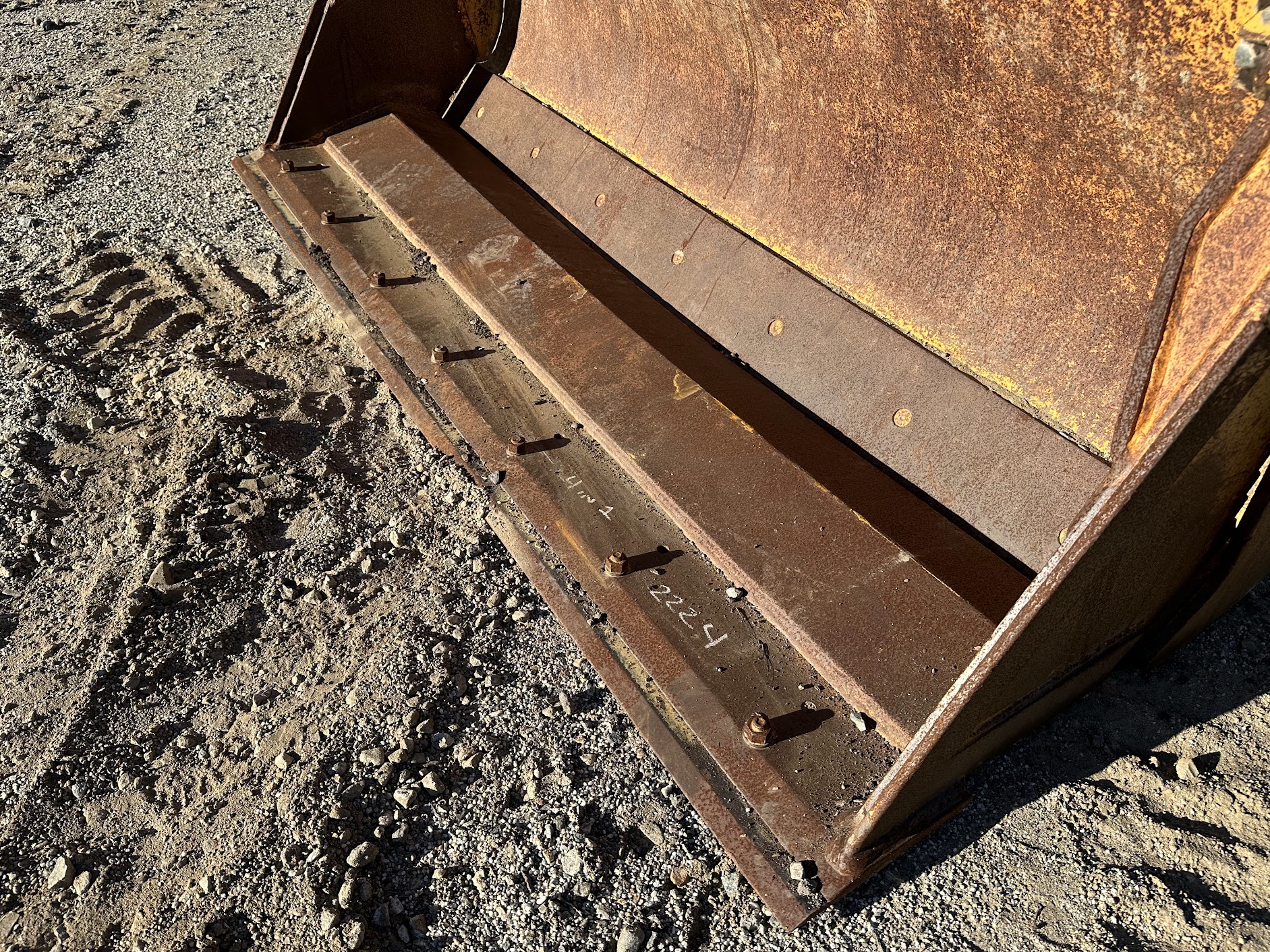 John Deere 4 IN 1 Backhoe / Skip Loader Bucket - Cutting Edge Machinery